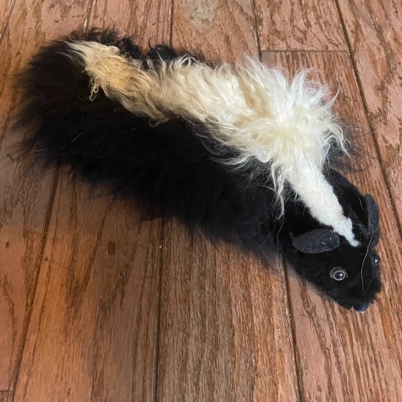 Vintage | Toys | Vintage Hand Made 0 Wool Skunk Finger Puppet | Poshmark